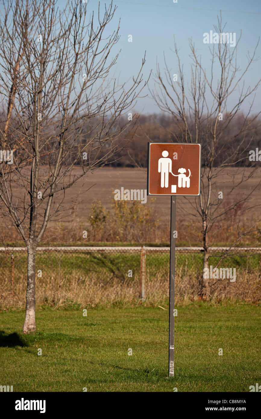 Pet walk sign hi-res stock photography and images - Alamy