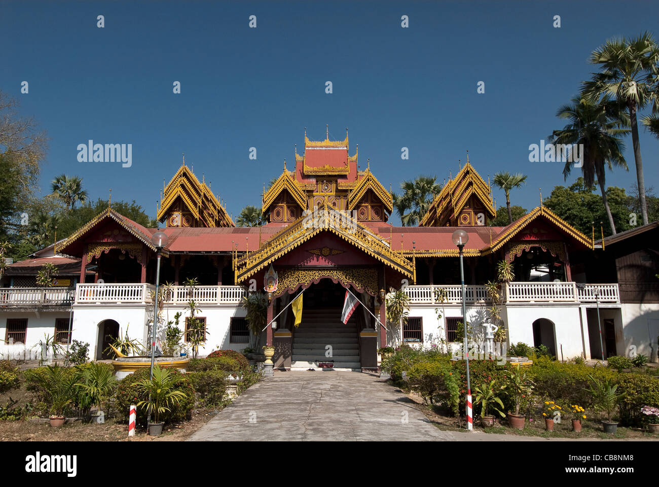 Wat Si Rong Meuaung. Lampang. Thailand Stock Photo - Alamy