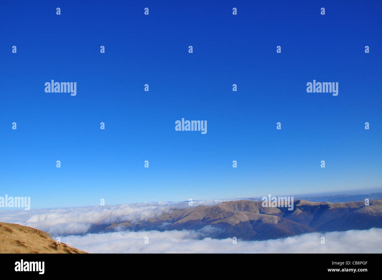 Sky with mountains hi-res stock photography and images - Alamy