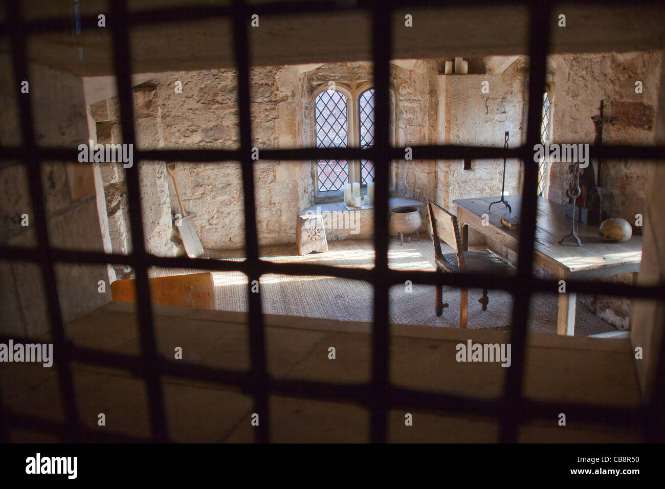 Castle dungeon hi-res stock photography and images - Alamy