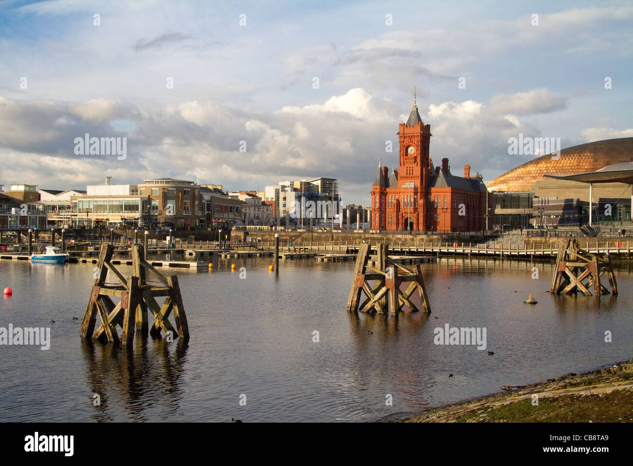 Waterfront of cardiff bay hi-res stock photography and images - Alamy