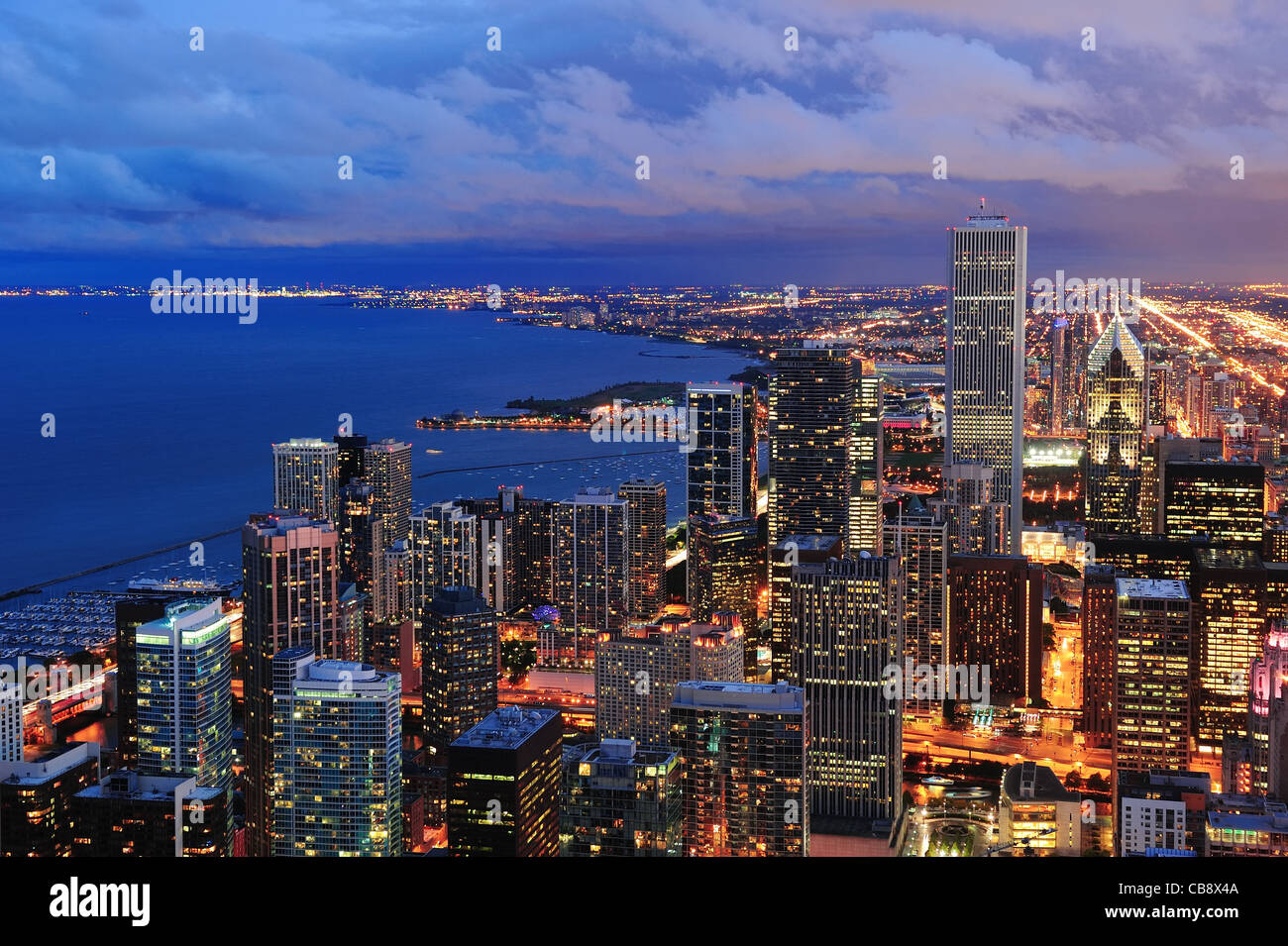 Chicago skyline panorama aerial view with skyscrapers over Lake ...