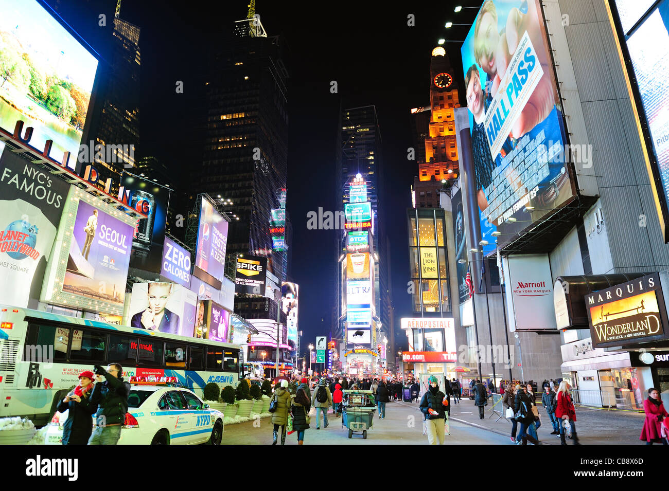 Times square ads hi-res stock photography and images - Alamy