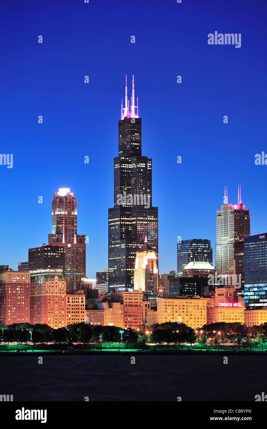 Willis tower close up Stock Photo - Alamy