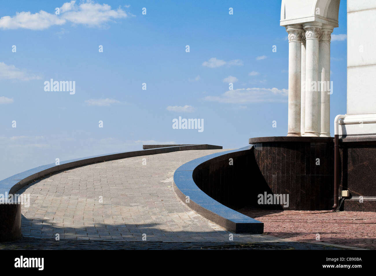 Solid colonnaded building hi-res stock photography and images - Alamy