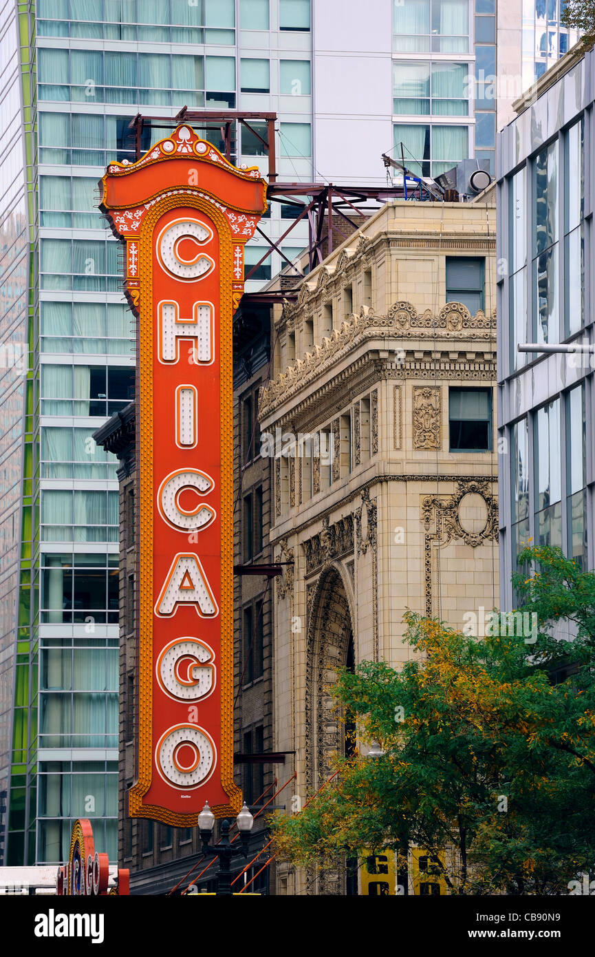 Chicago Theatre and street view Stock Photo - Alamy