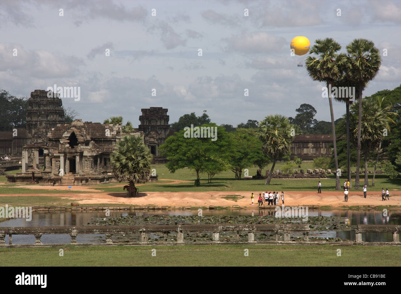 Balloon rides over the Angkor Wat temple grounds, Cambodia Stock Photo ...
