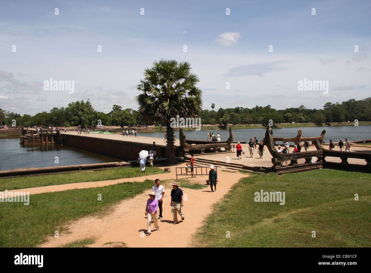 Causeway across 200 m wide moat at Angkor Wat, Cambodia Stock Photo - Alamy