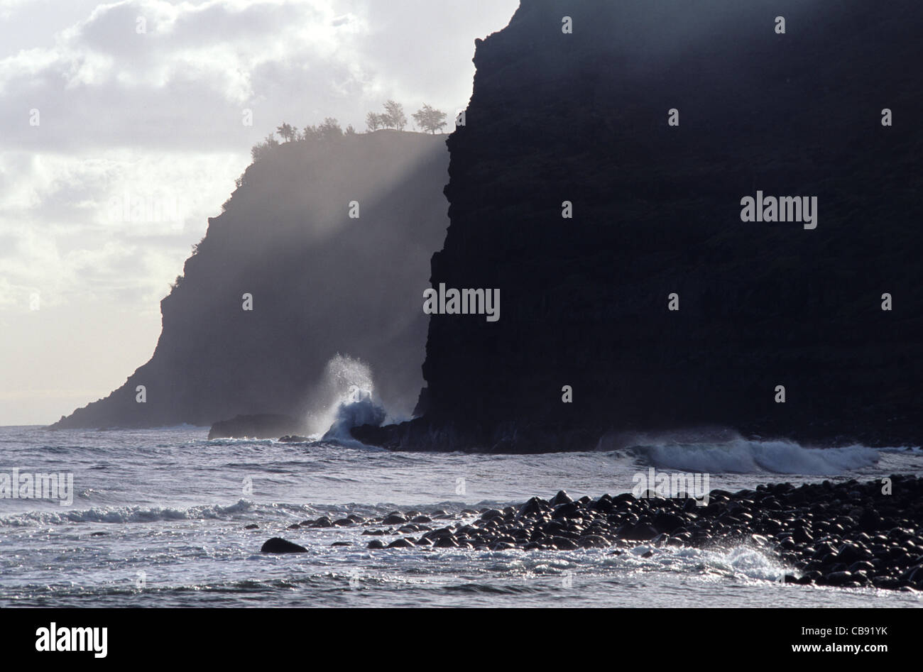 Hawaii, Molokai, sea cliffs at entry to Halawa Valley Stock Photo - Alamy