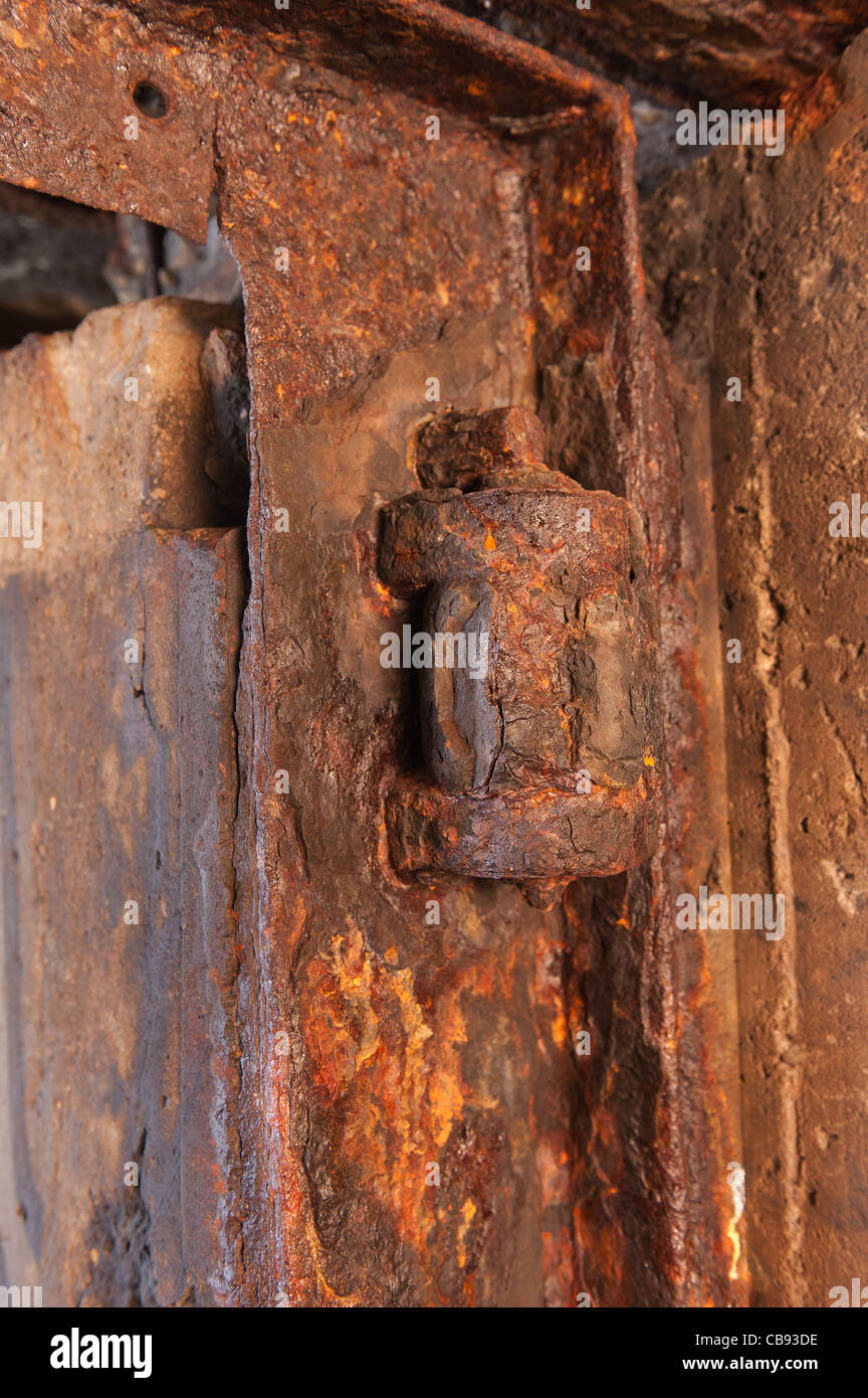 Structural failure in bunker rusty lintels concrete impregnated rust ...