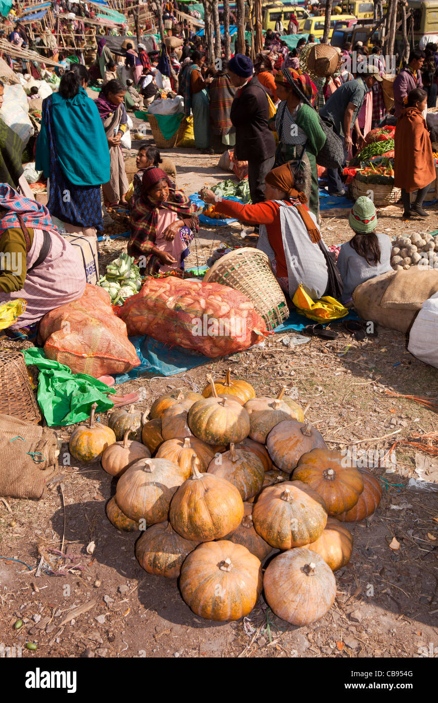 Cherrapunji market hi-res stock photography and images - Alamy
