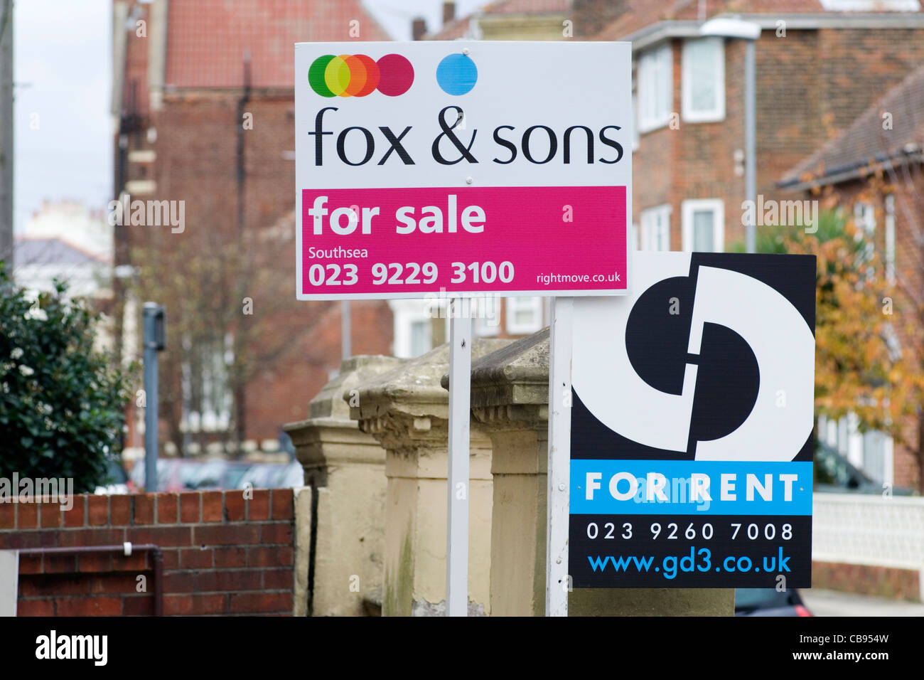 Multiple house signs hi-res stock photography and images - Alamy