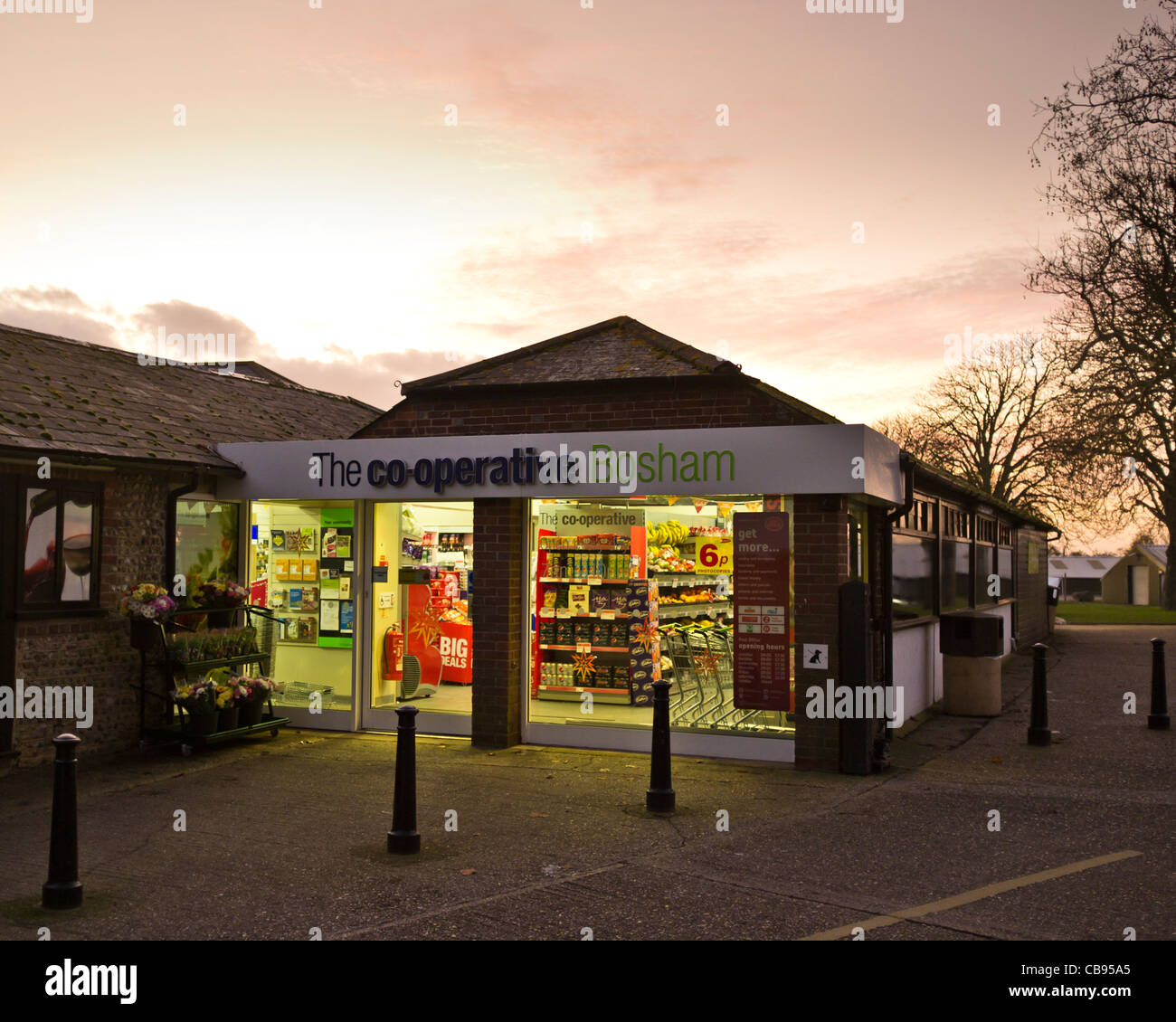 Small co op supermarket hi-res stock photography and images - Alamy