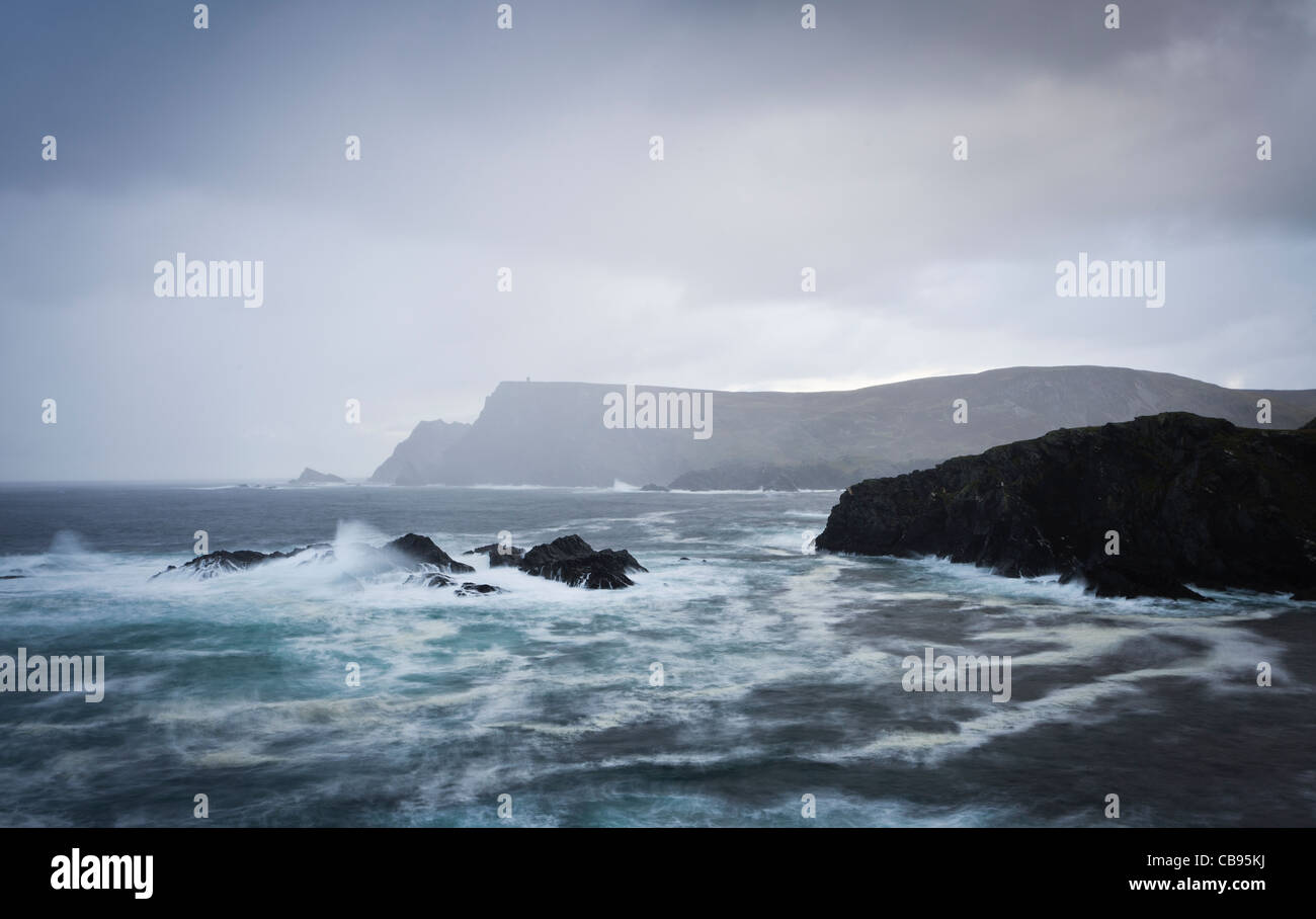 Rugged irish coastline hi-res stock photography and images - Alamy