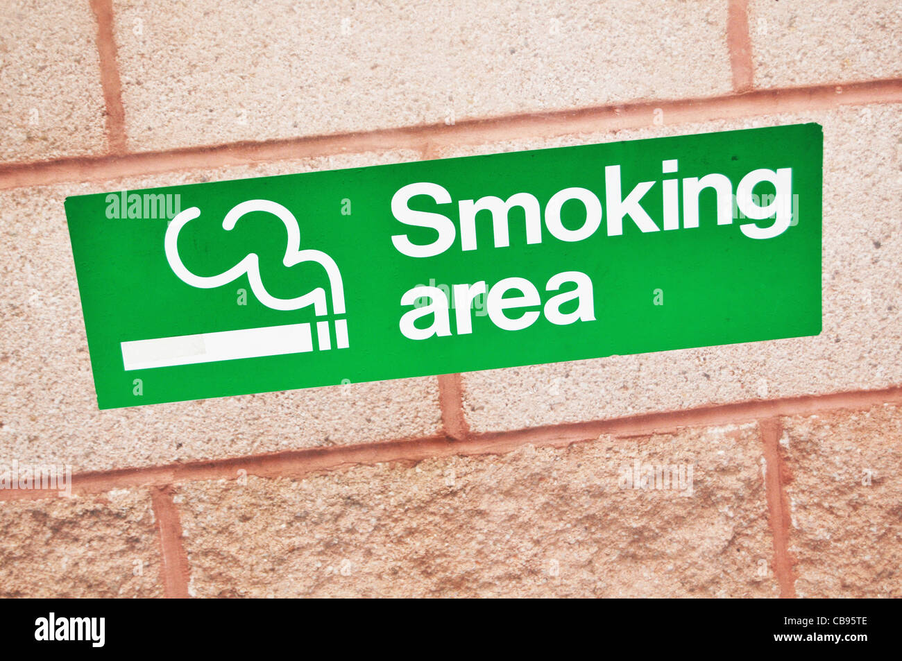 Smoking area sign hi-res stock photography and images - Alamy