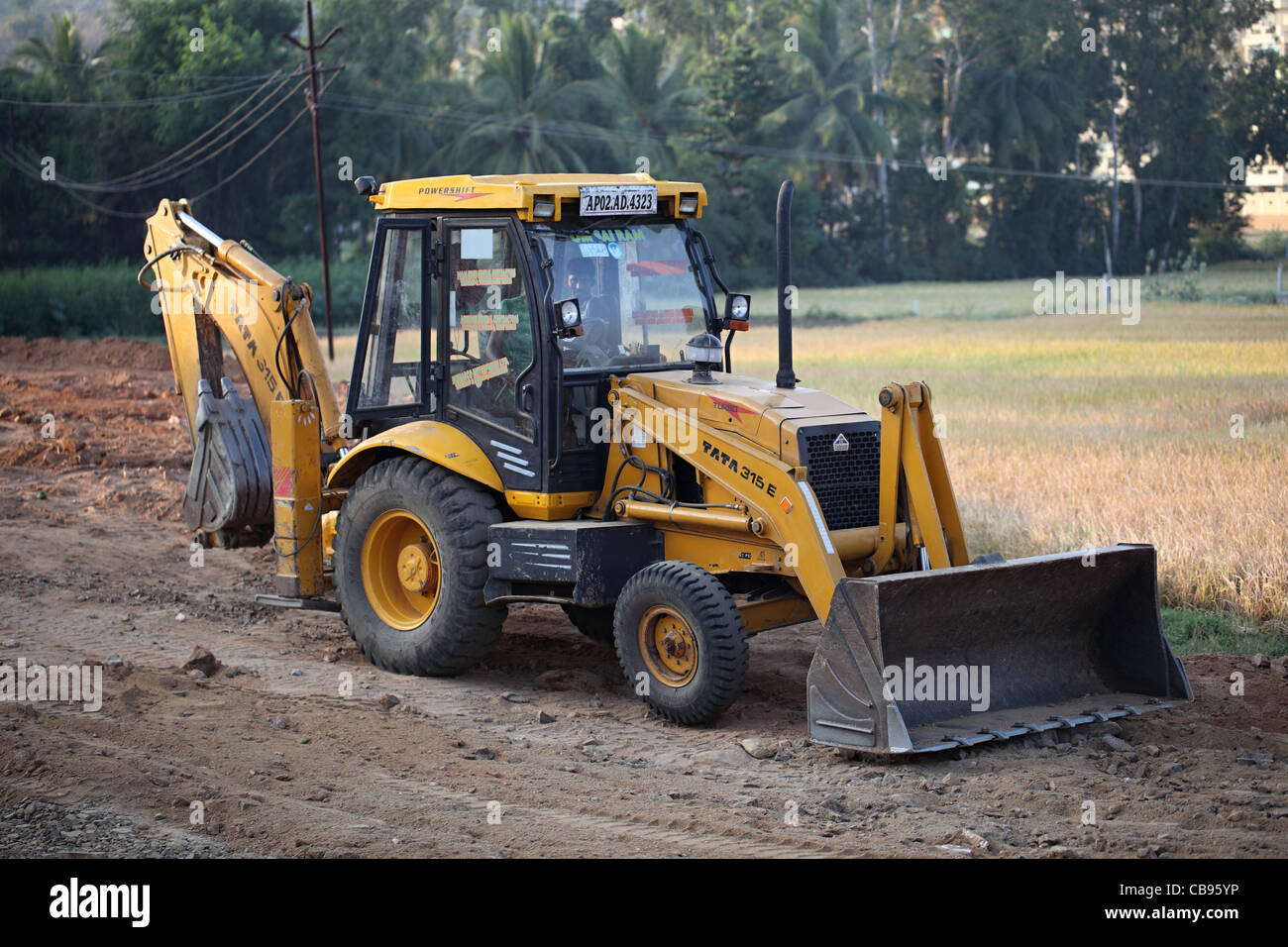 India bulldozer hi-res stock photography and images - Alamy