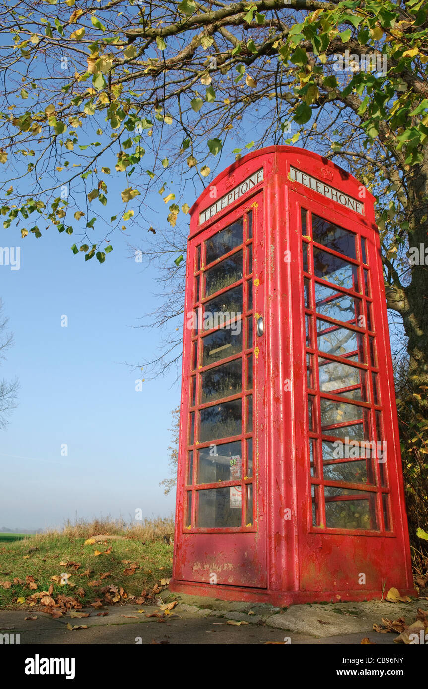English telephone booth hi-res stock photography and images - Alamy