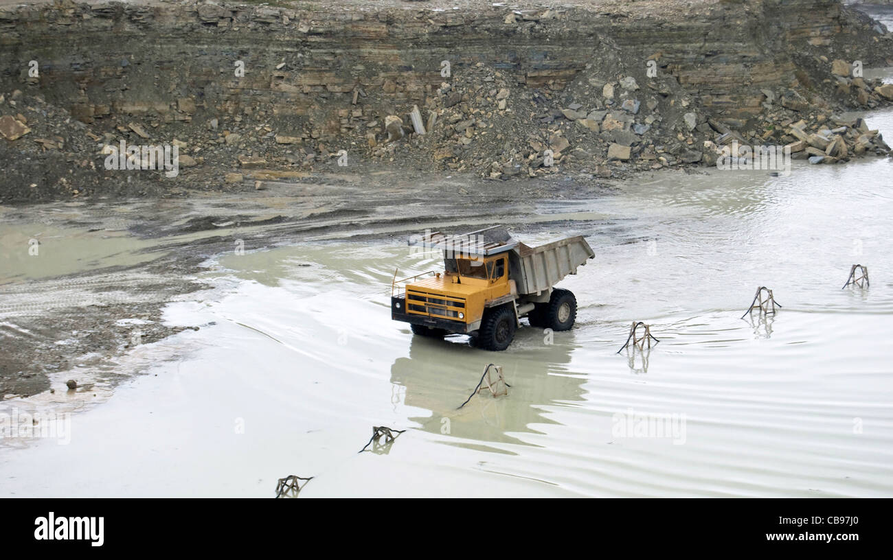Quarry truck hi-res stock photography and images - Alamy
