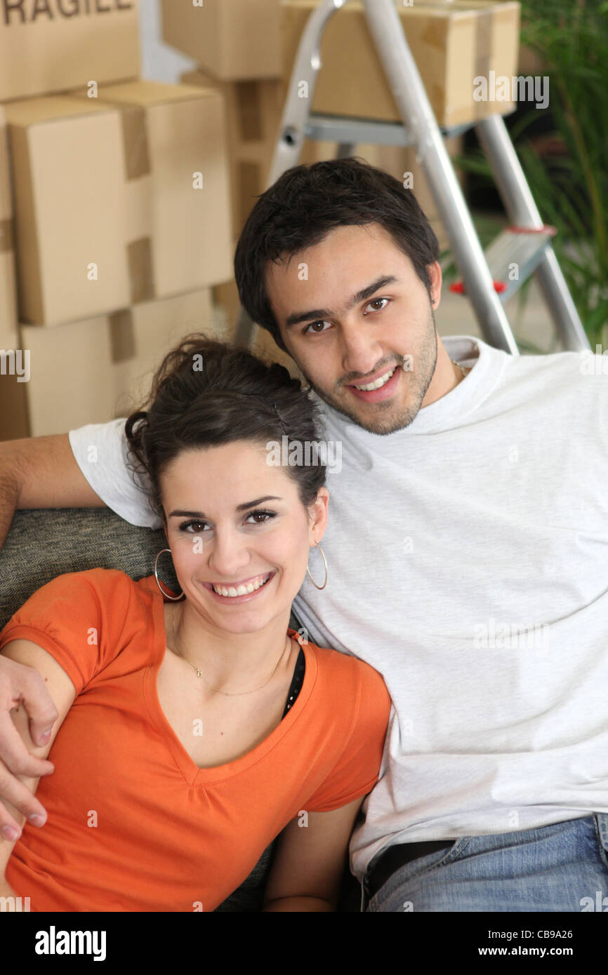 Two removal men sofa hi-res stock photography and images - Alamy