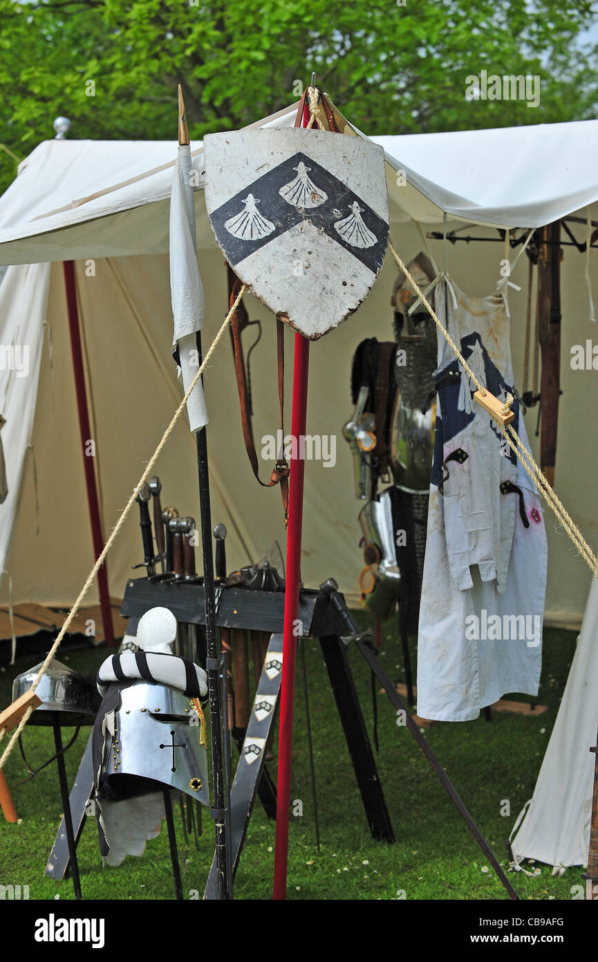 Medieval re enactment reenactment hi-res stock photography and images ...