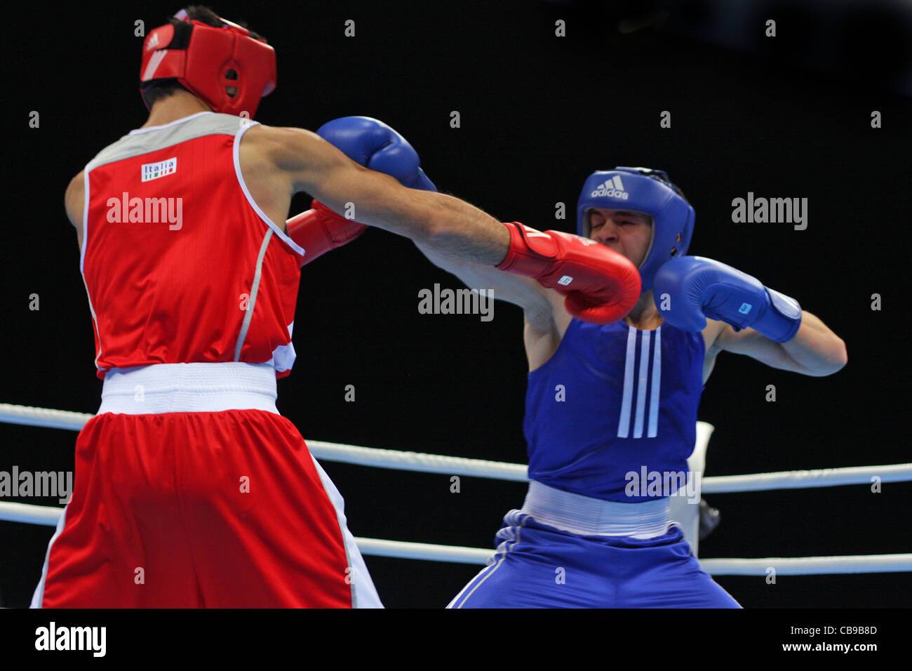 Mens light welter weight 64kg hi-res stock photography and images - Alamy