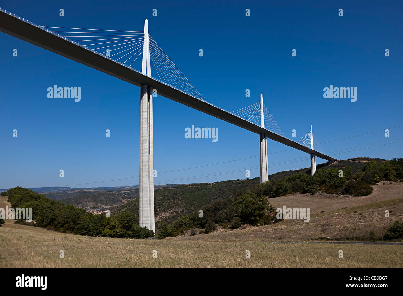 Suspension bridge france hi-res stock photography and images - Alamy