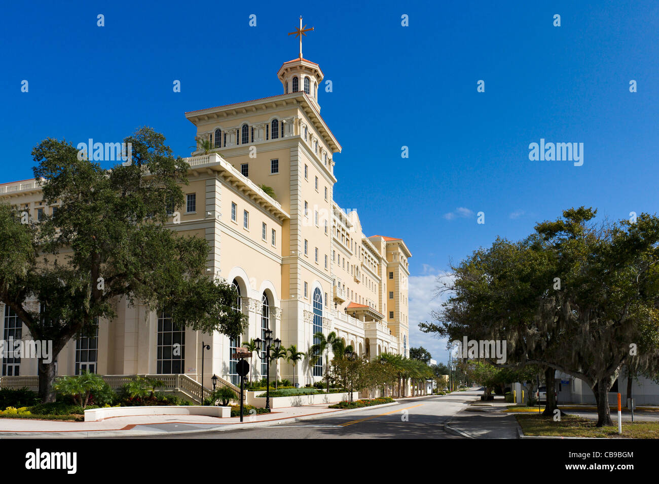 Church of scientology headquarters hi-res stock photography and images ...