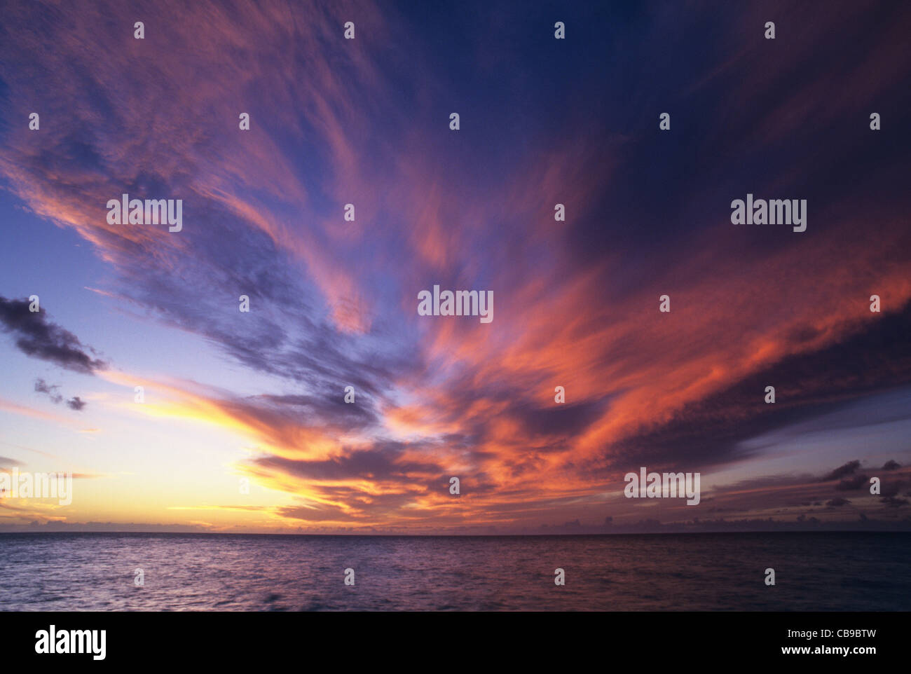 Hawaii, Kauai, sunset sky at Kalalau Beach Stock Photo - Alamy