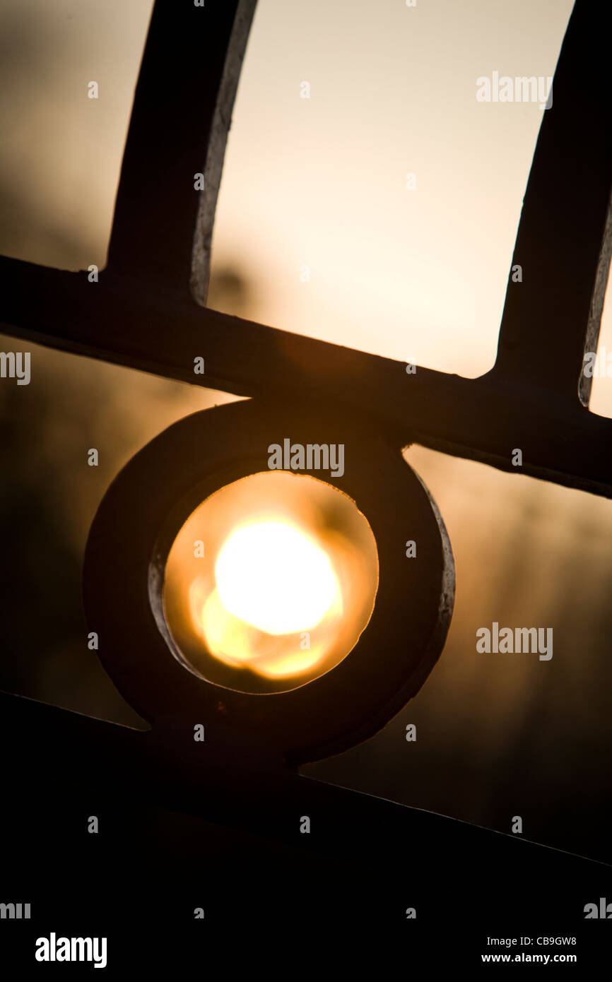 Image through circle hi-res stock photography and images - Alamy