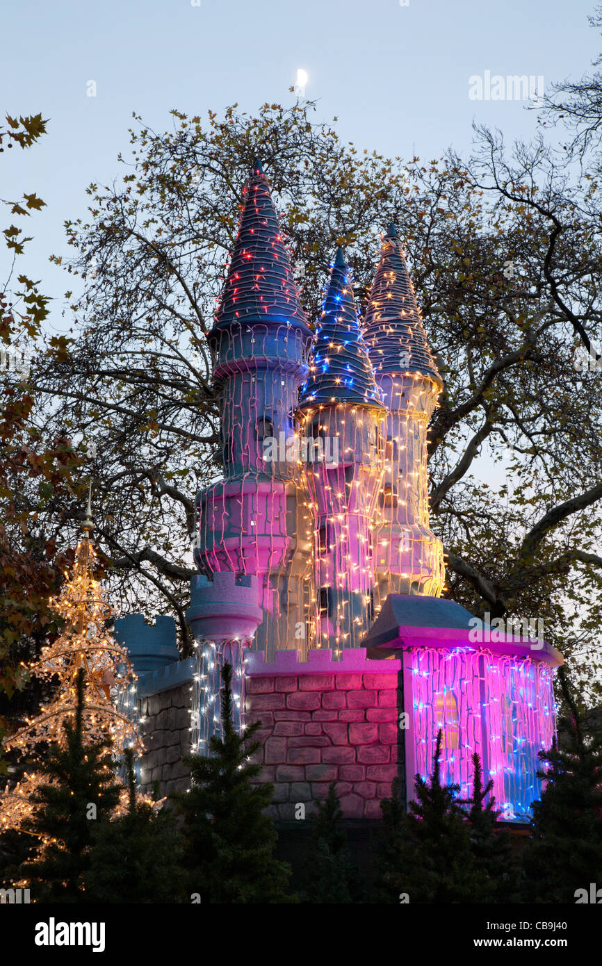 Christmas at the castle hi-res stock photography and images - Alamy