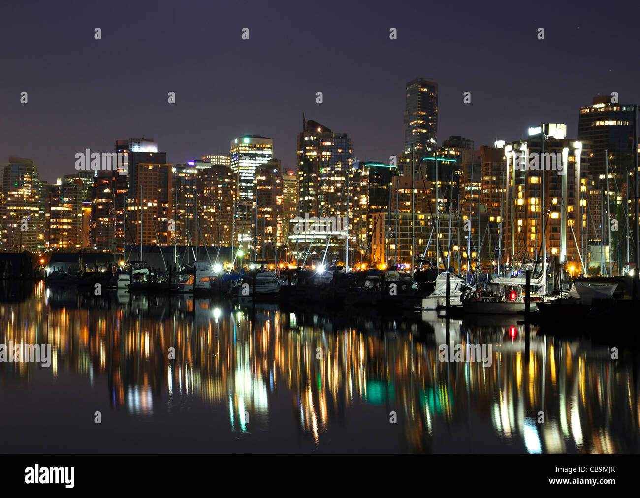 Vancouver at night hi-res stock photography and images - Alamy