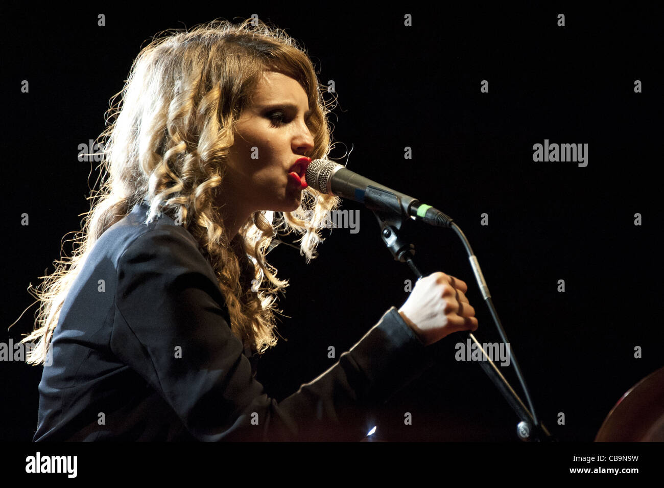 Anna calvi set hi-res stock photography and images - Alamy