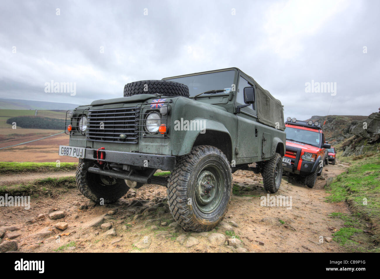 Dark green land rover hi-res stock photography and images - Alamy