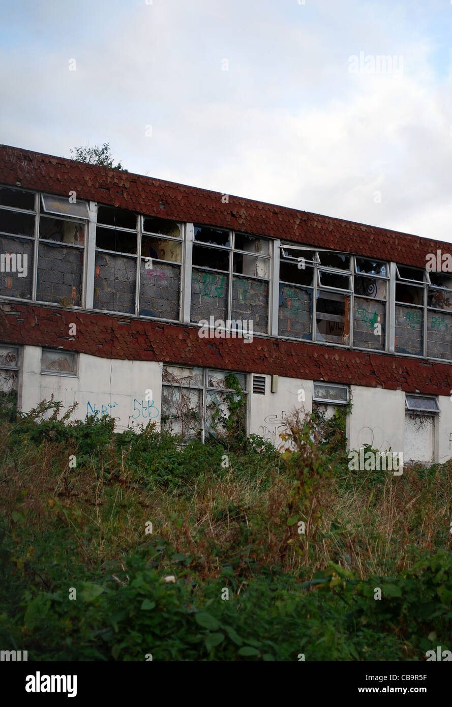 Run down building Stock Photo - Alamy