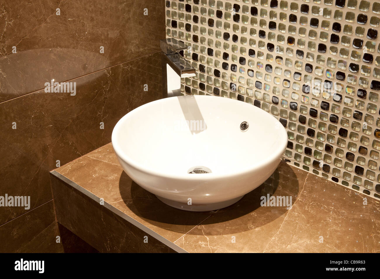 Hand basin hi-res stock photography and images - Alamy