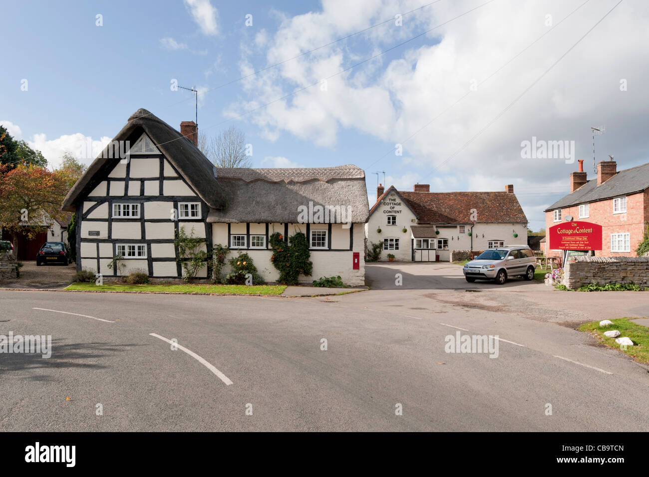 Village scene in Barton, Warwickshire, England, UK Stock Photo - Alamy