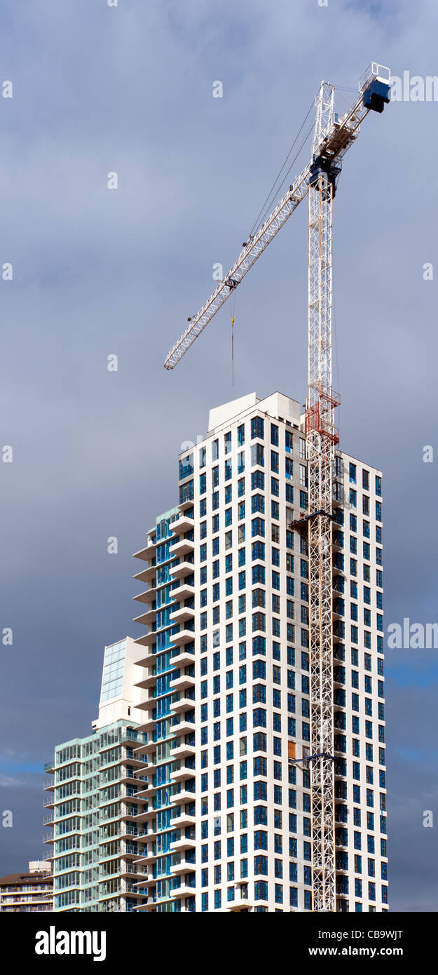 Construction of the apartment building Stock Photo - Alamy