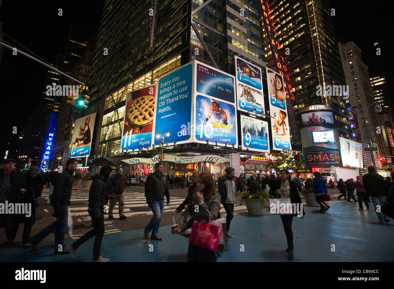 Advertisement citibank in times square hi-res stock photography and ...