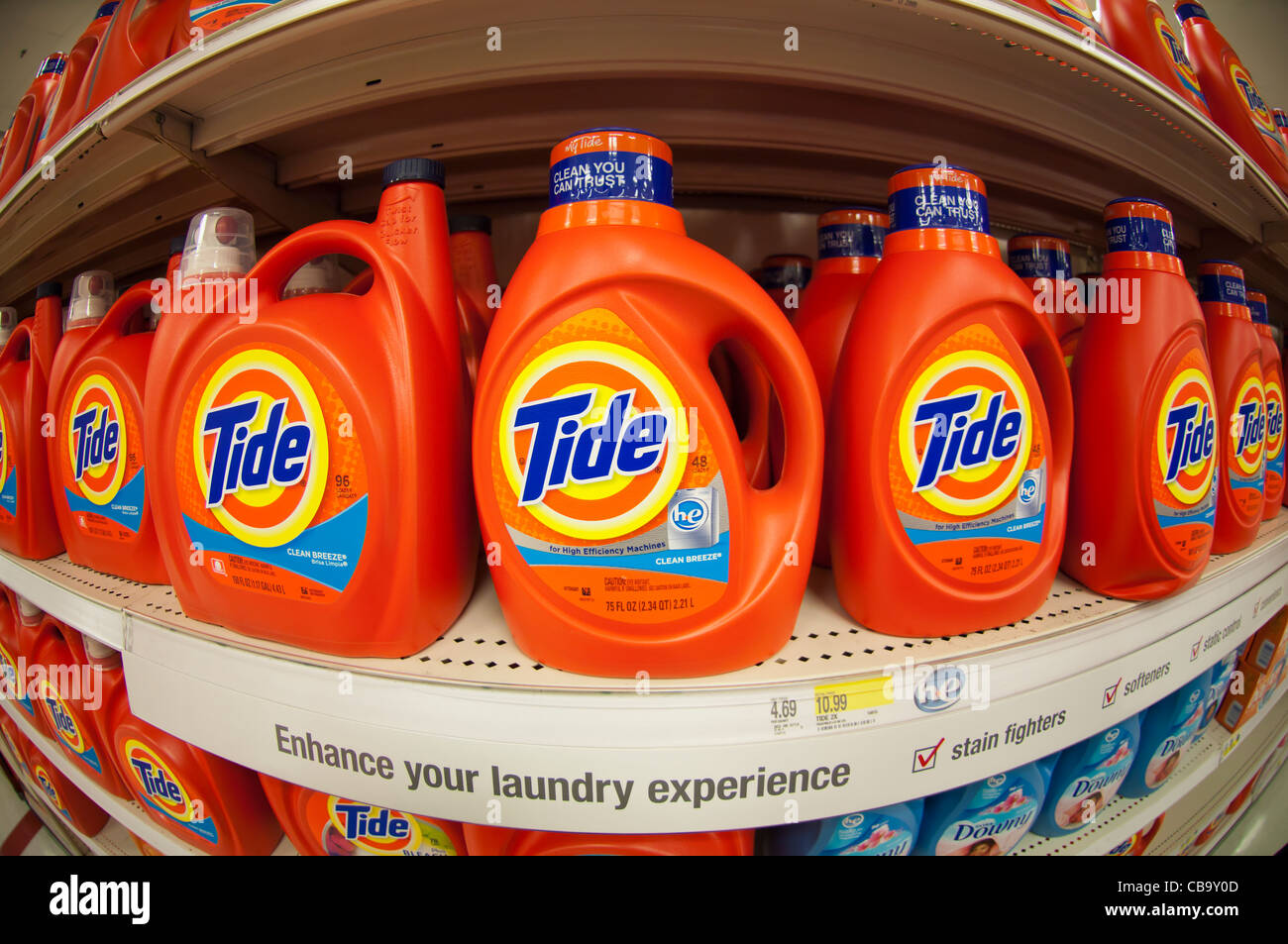 Tide detergent box hi-res stock photography and images - Alamy