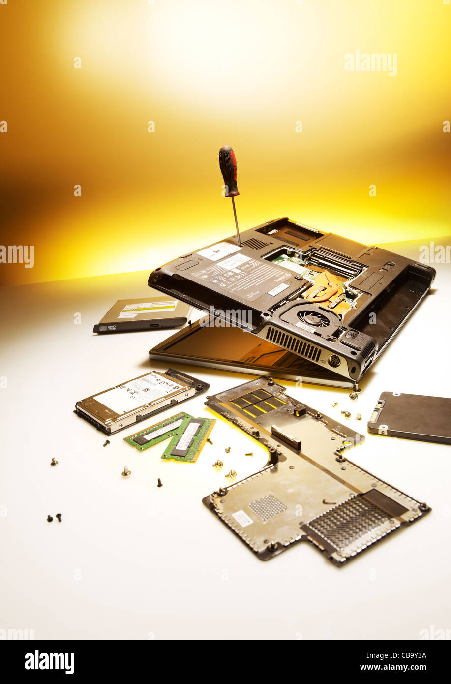 Laptop repair hi-res stock photography and images - Alamy
