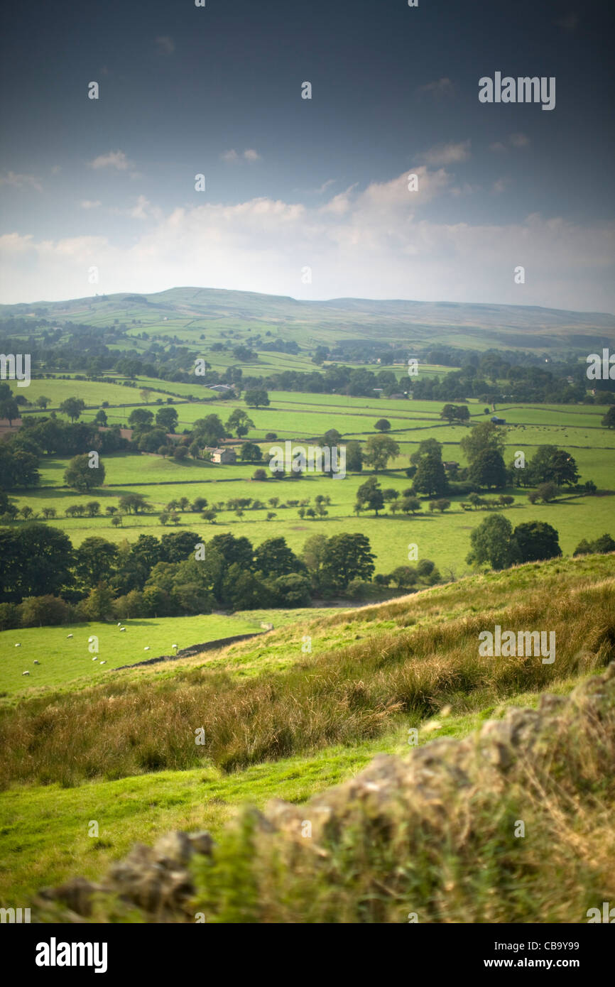 Rolling countryside hi-res stock photography and images - Alamy