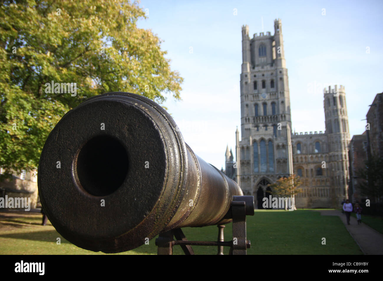 Crimean War Russian Cannon on Ely Palace Green Stock Photo - Alamy