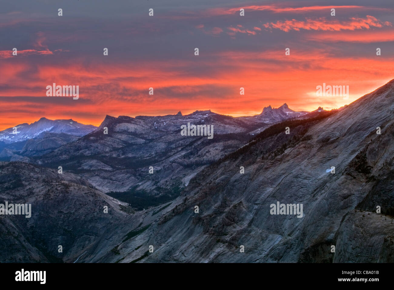 Sunrise over mountains hi-res stock photography and images - Alamy