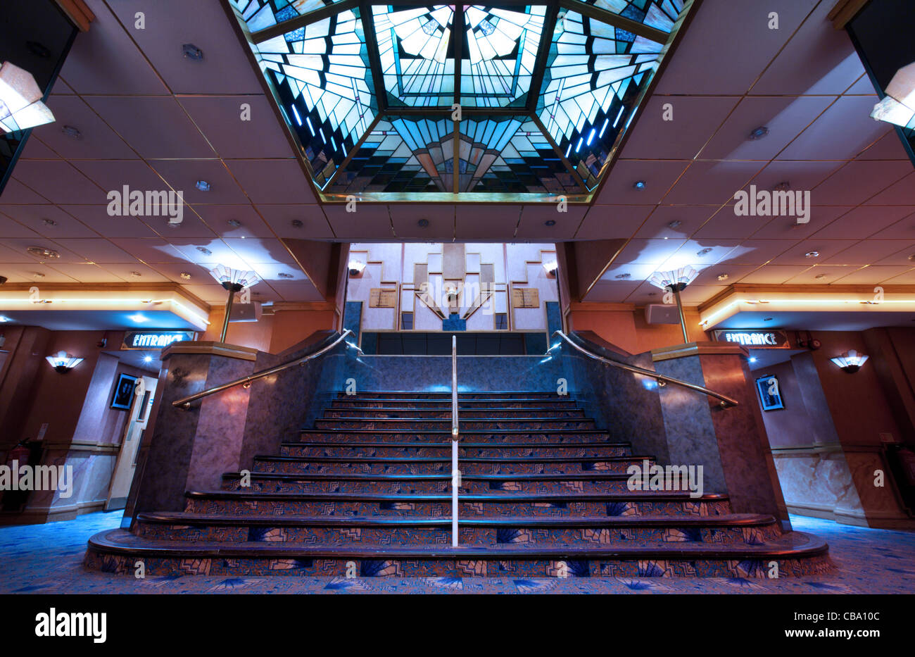 Interior gallery london architecture hi-res stock photography and ...