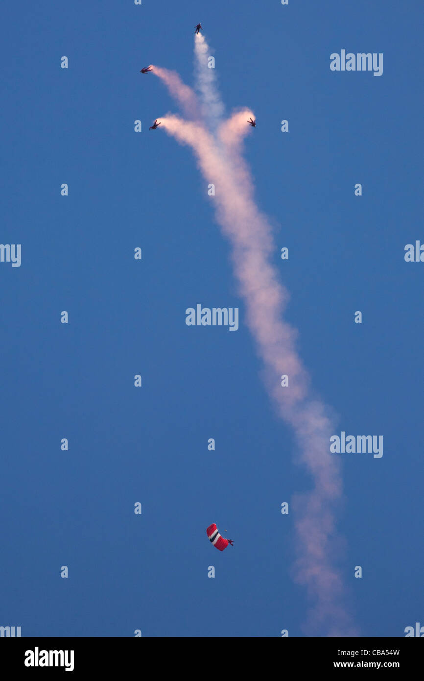 Red Devils Free Fall Parachute Team Farnborough International Airshow ...