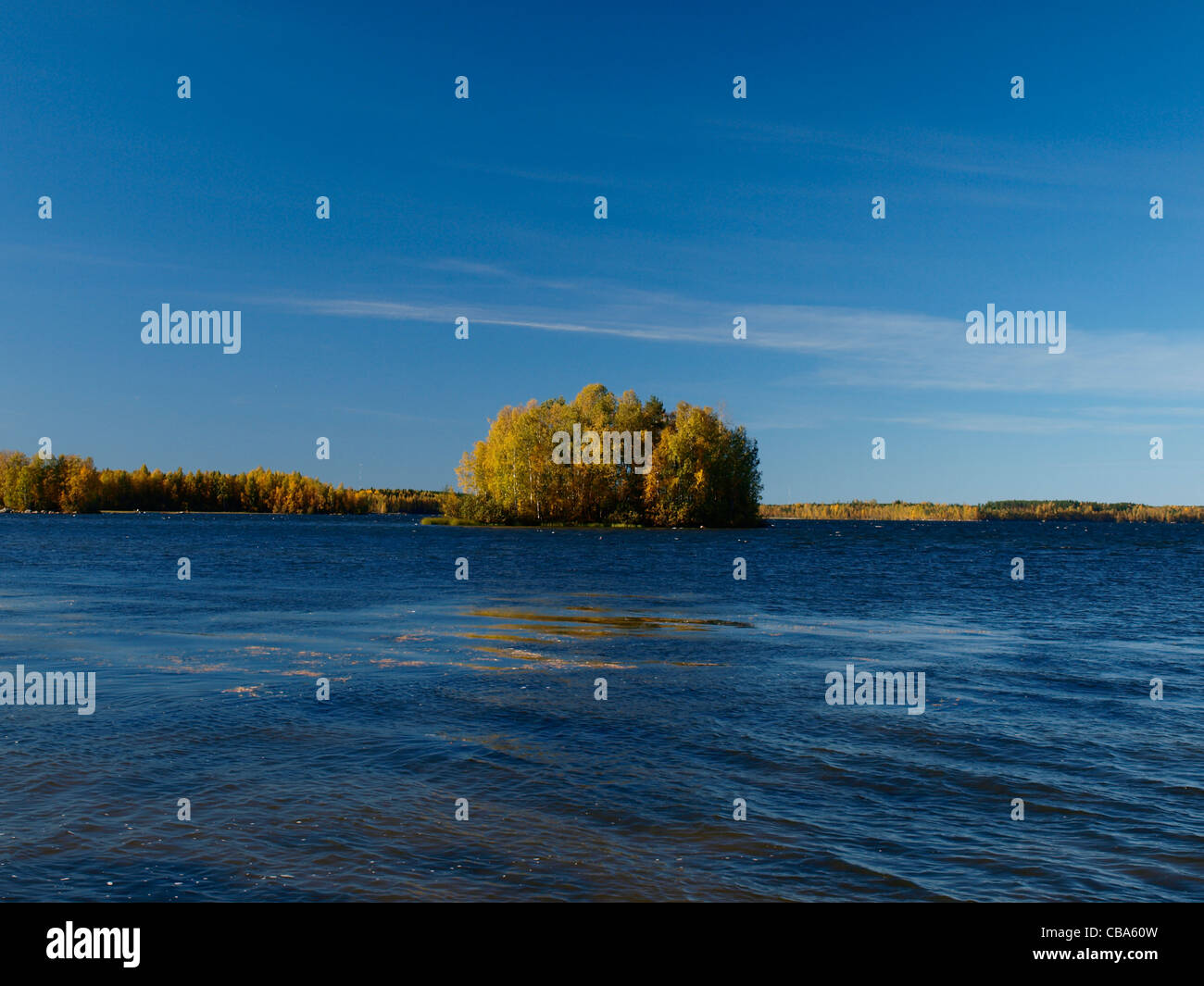 Isle in the middle of river hi-res stock photography and images - Alamy
