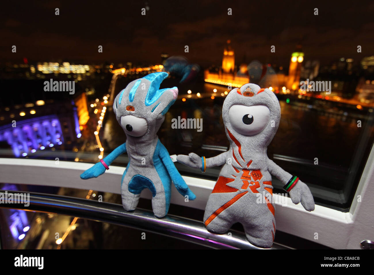 Mascots hi-res stock photography and images - Alamy