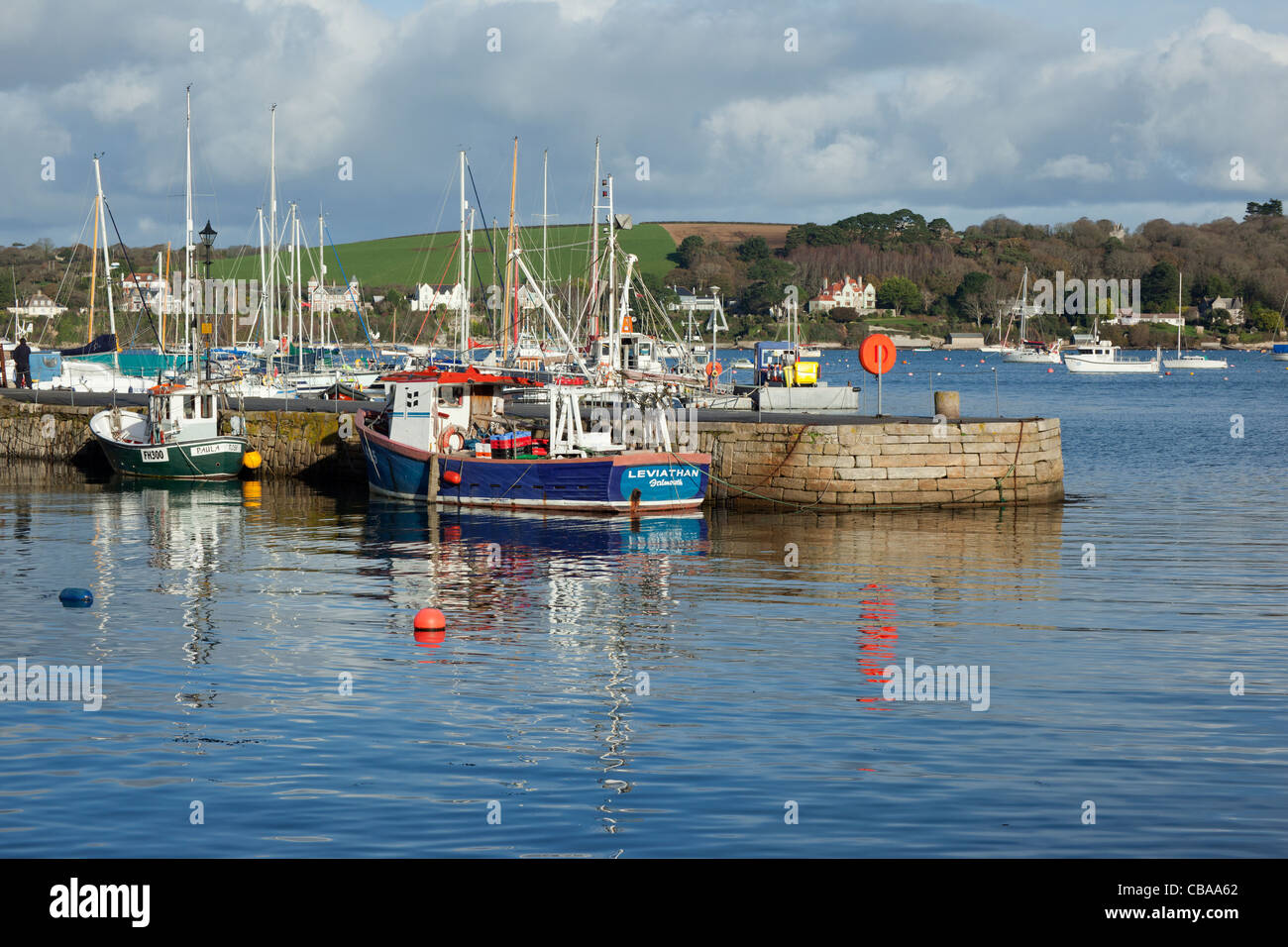 Small old yachts boats hi-res stock photography and images - Alamy