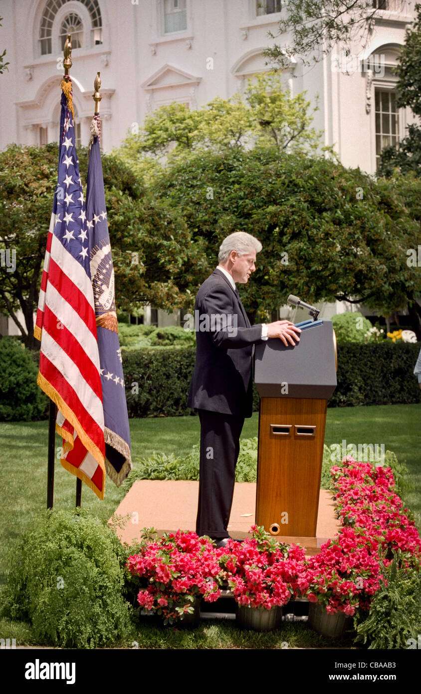 Bill clinton side view hi-res stock photography and images - Alamy