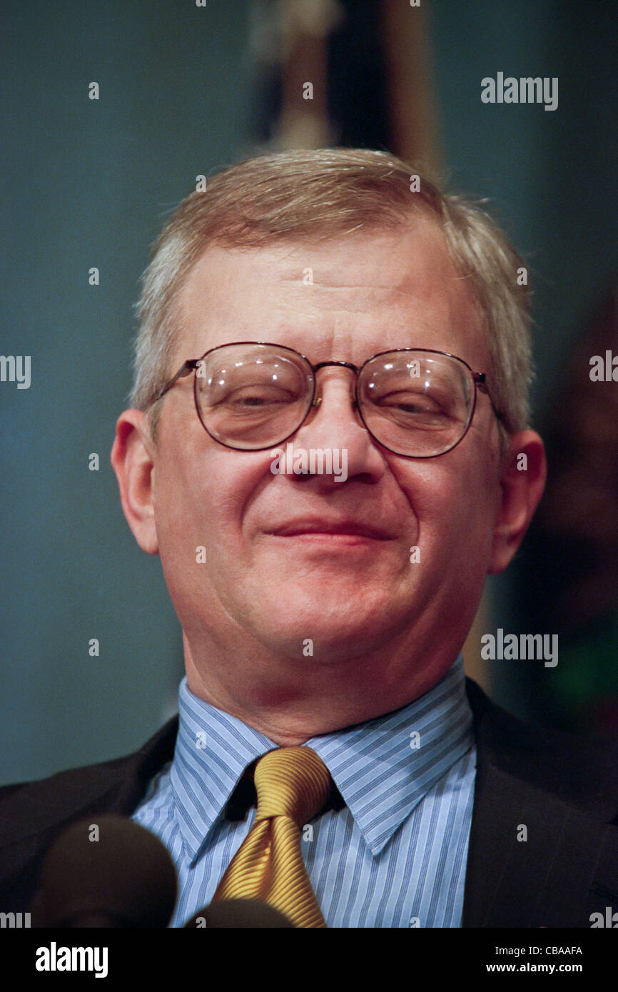 Tom clancy author hi-res stock photography and images - Alamy